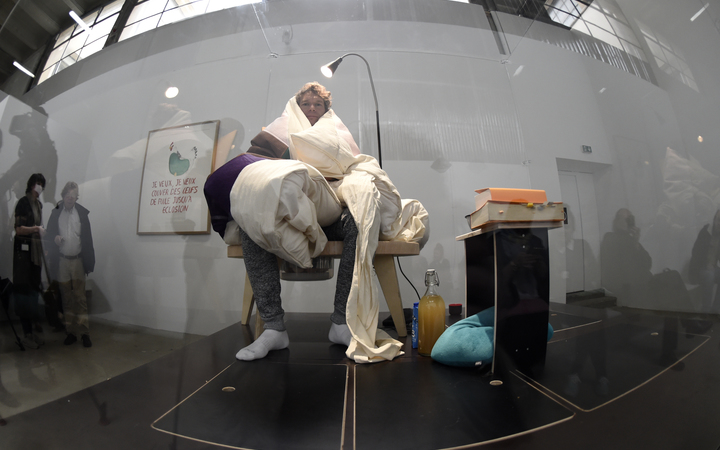 French performance artist hatches eggs in museum :: Ministry Of ...